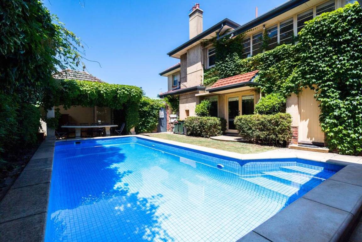 House ∙ 7 Bedrooms ∙ 16 Guests - Marion