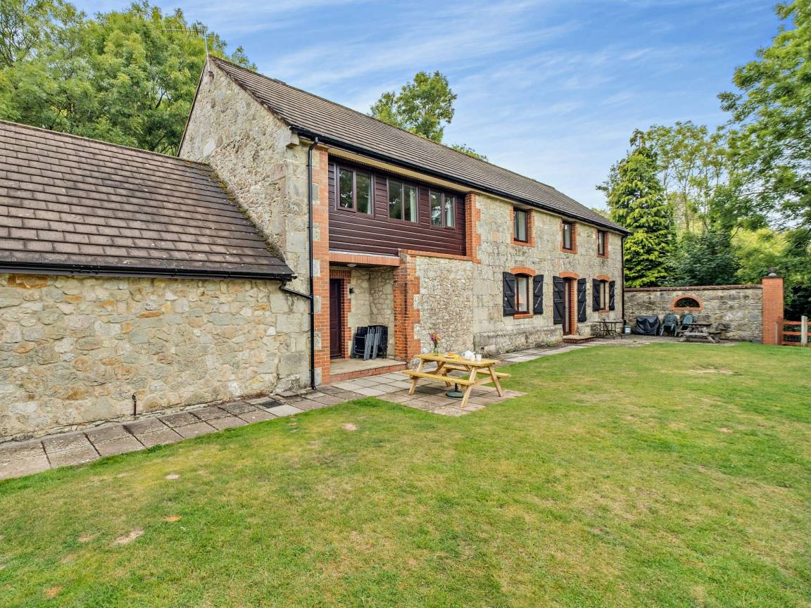 Cottage ∙ 5 Bedrooms ∙ 10 Guests - Isle of Wight