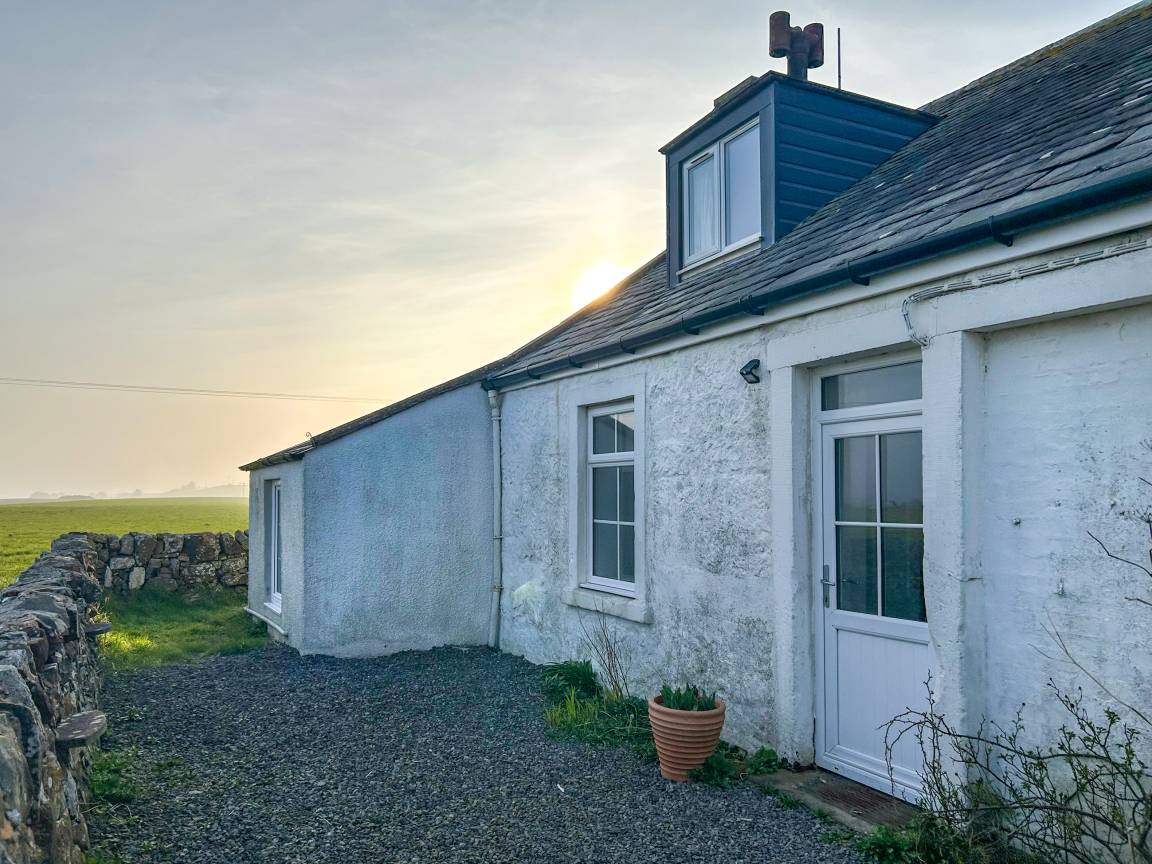 Cottage ∙ 3 Bedrooms ∙ 6 Guests - Caerlaverock Castle
