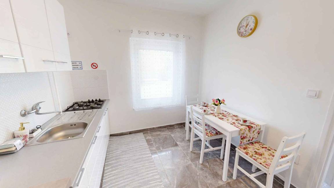 80 M² Lägenhet ∙ 3 Sovrum ∙ 6 Gäster - Siófok