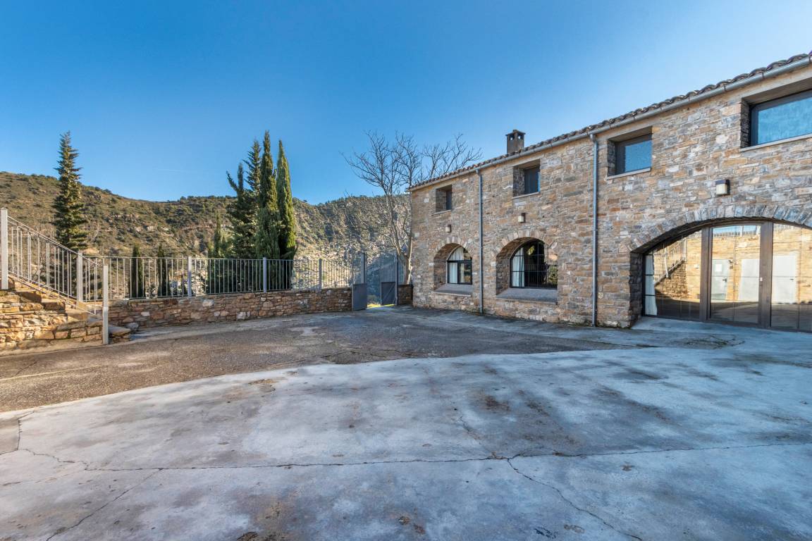100 M² Huis ∙ 7 Slaapkamers ∙ 35 Gasten - Tremp