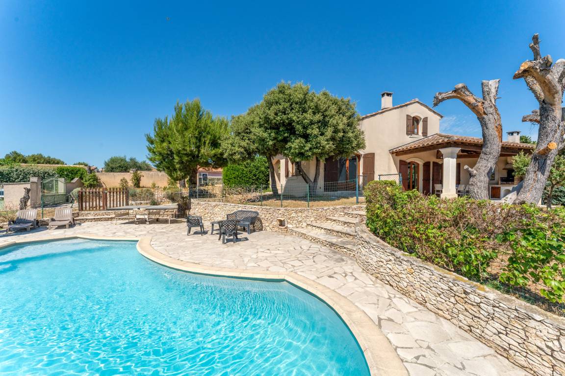 175 M² House ∙ 5 Bedrooms ∙ 8 Guests - Avignon