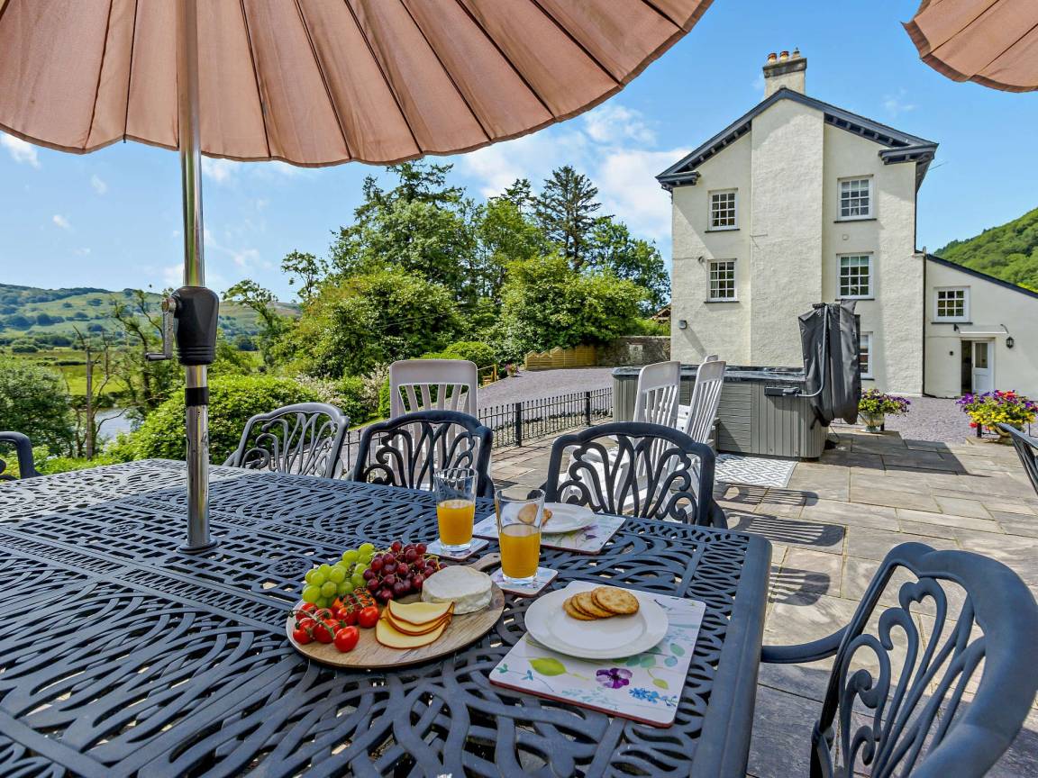 Cottage ∙ 5 Bedrooms ∙ 12 Guests - Aberdovey