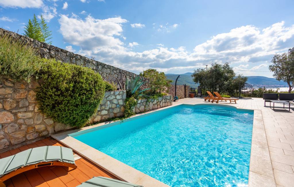 110 M² Villa ∙ 3 Bedrooms ∙ 6 Guests - Krk