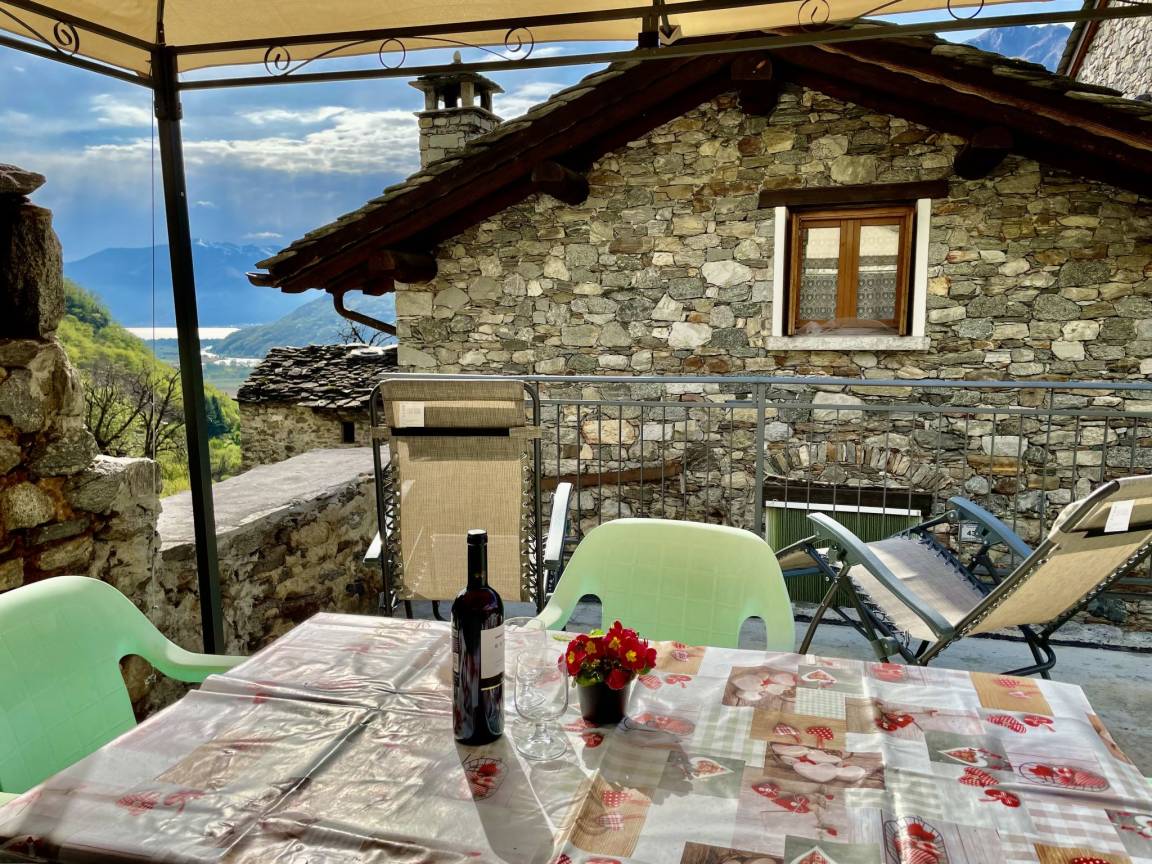 80 M² Ferienhaus ∙ 1 Schlafzimmer ∙ 3 Gäste - Sondrio