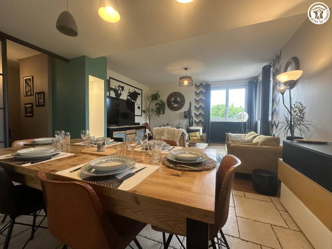 112 M² Gîte ∙ 3 Chambres ∙ 6 Personnes - Ain