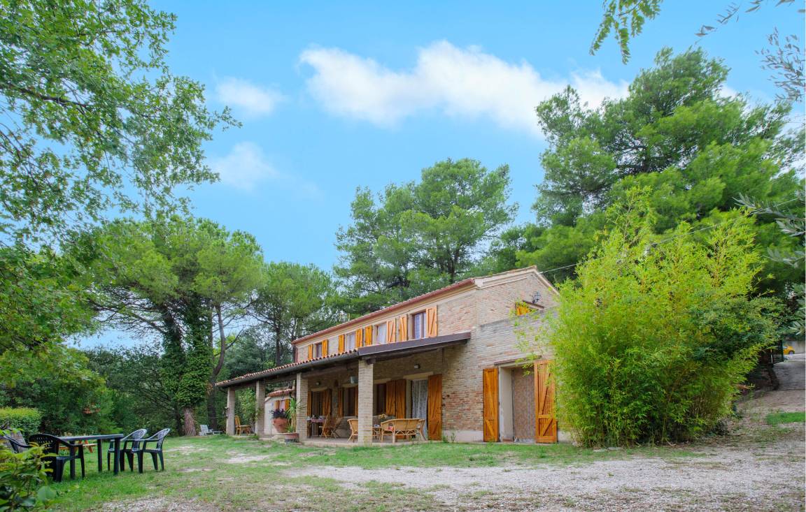 300 M² House ∙ 4 Bedrooms ∙ 6 Guests - Fano
