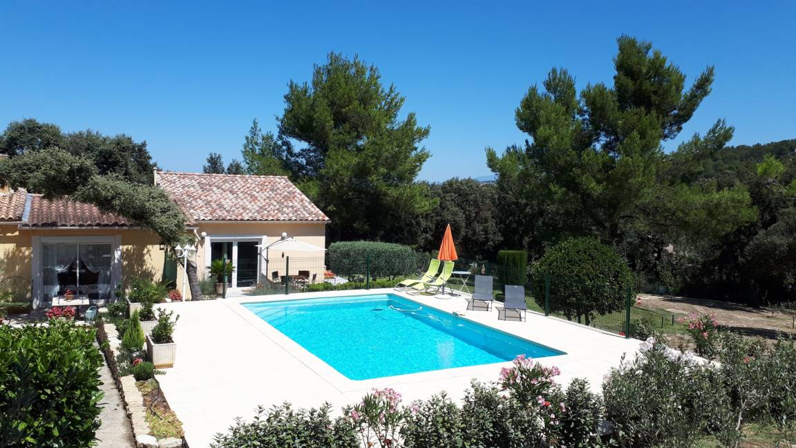 Villa ∙ 3 Bedrooms ∙ 5 Guests - Eygalières