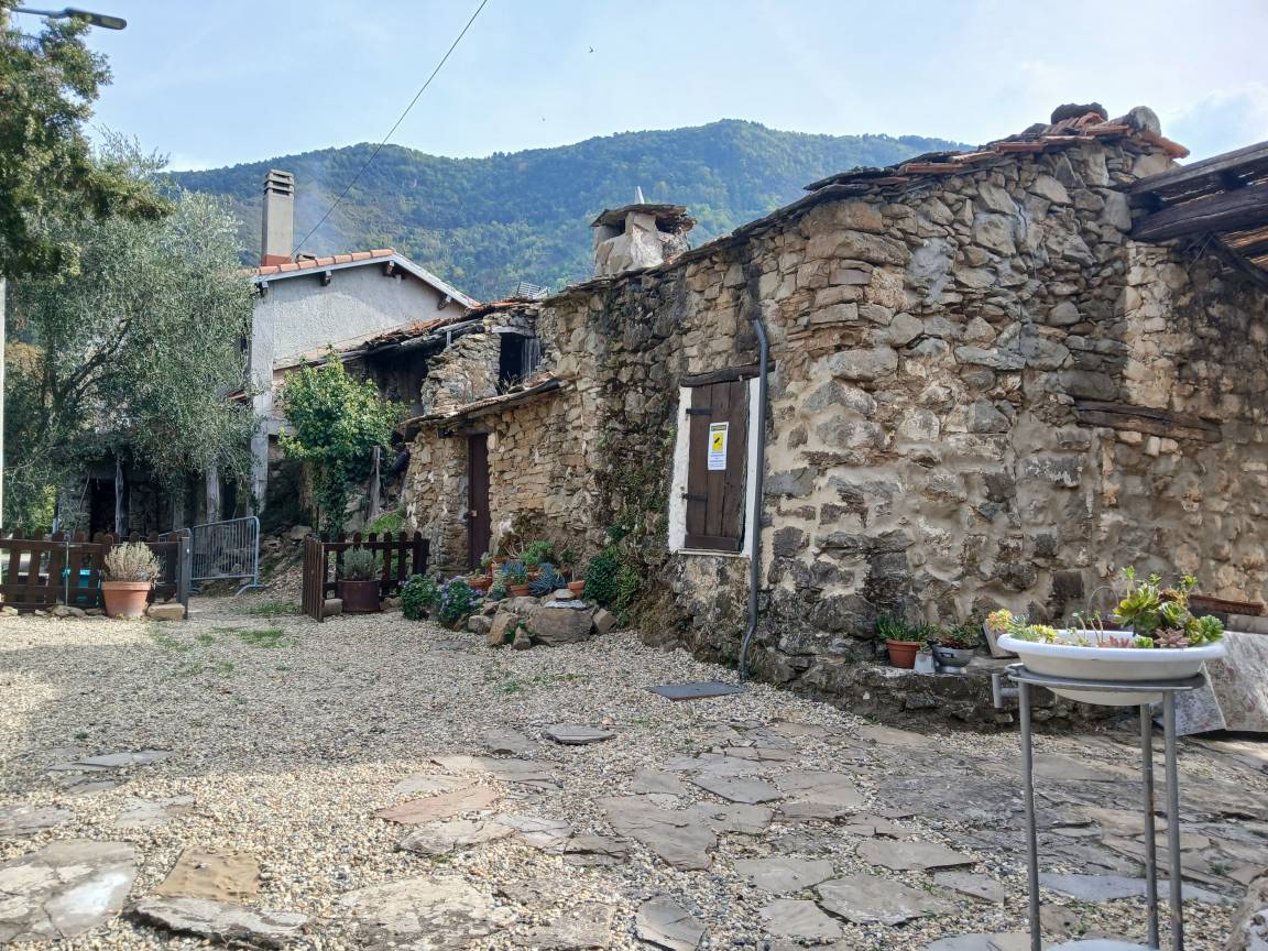 80 M² Cottage ∙ 2 Bedrooms ∙ 5 Guests - Alps