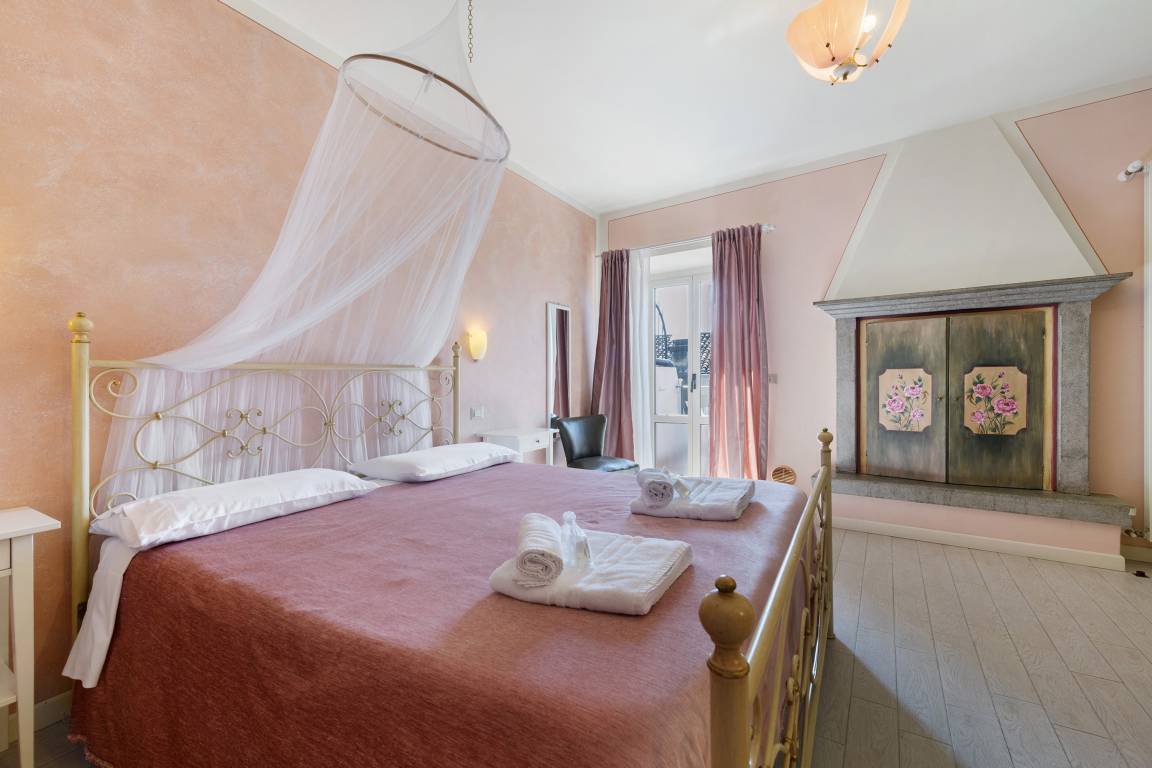 23 M² Bed And Breakfast ∙ 1 Bedroom ∙ 2 Guests - Gardone Riviera