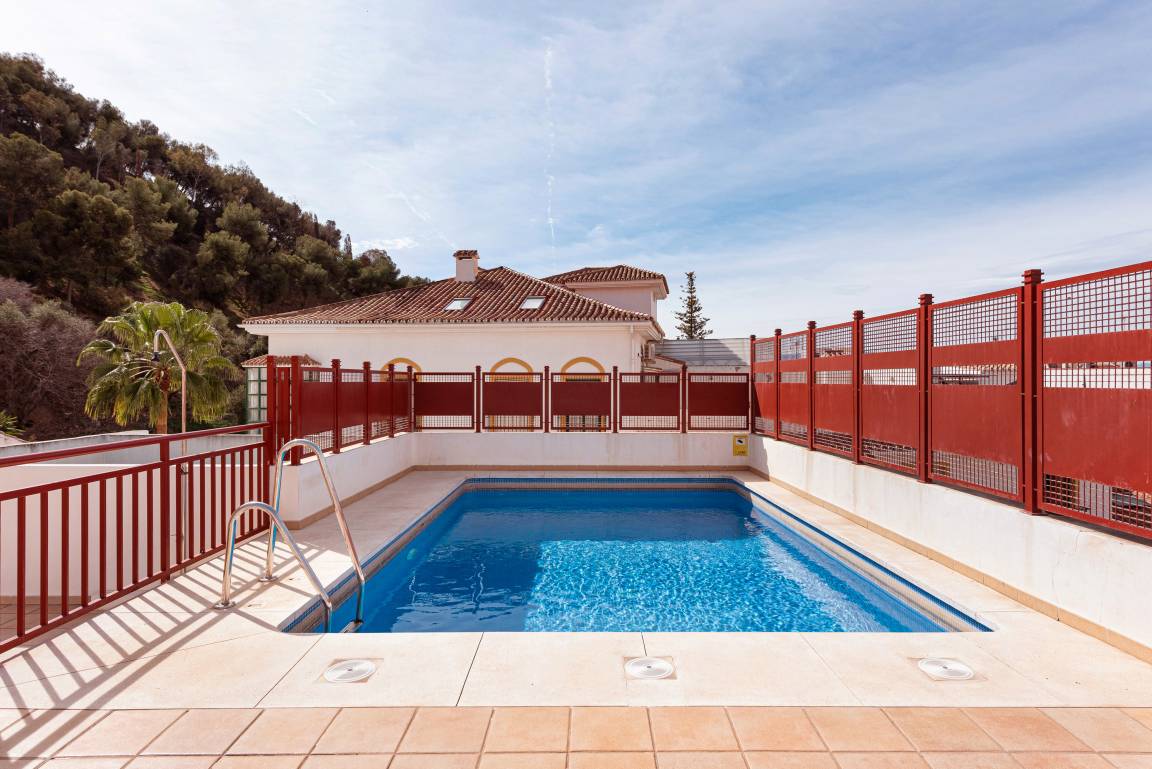 75 M² Apartamento ∙ 2 Habitaciones ∙ 4 Huéspedes - Universidad de Málaga