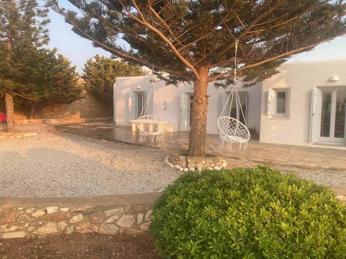 120 M² House ∙ 2 Bedrooms ∙ 4 Guests - Paros
