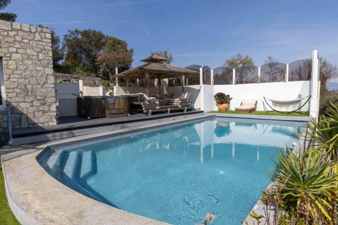 150 M² Villa ∙ 3 Bedrooms ∙ 6 Guests - Juan-les-Pins