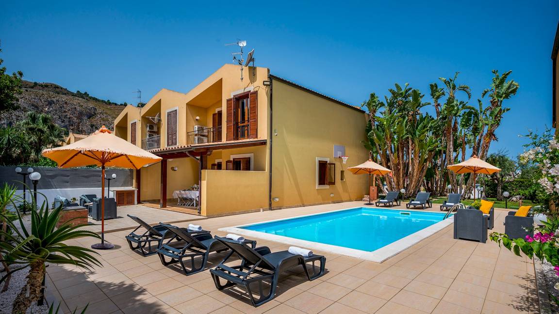 130 M² Villa ∙ 3 Bedrooms ∙ 6 Guests - Trapani