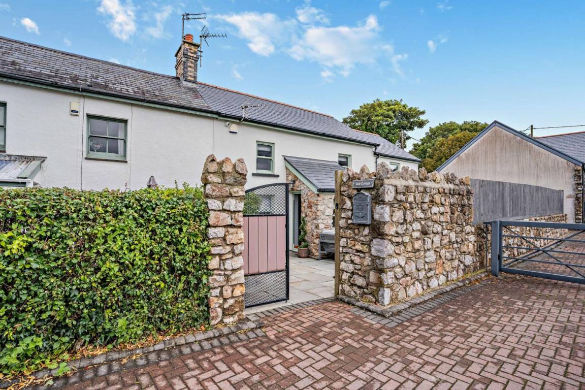 Cottage ∙ 3 Bedrooms ∙ 6 Guests - Rhossili