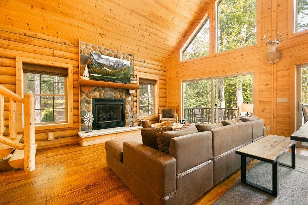 234 M² House ∙ 4 Bedrooms ∙ 12 Guests - Oakland, MD