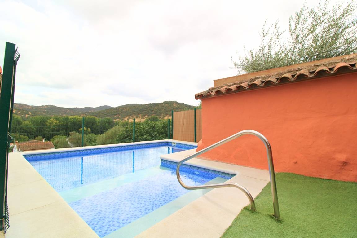 200 M² Maison De Vacances ∙ 4 Chambres ∙ 8 Personnes - Cortegana