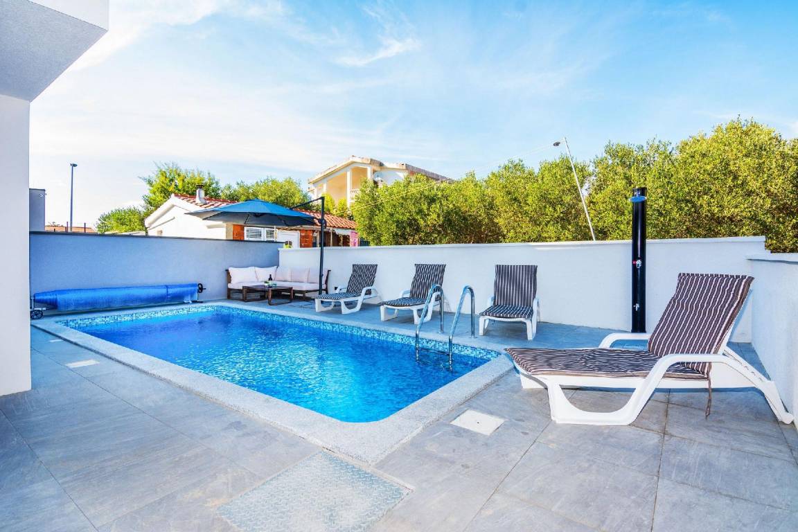131 M² Apartment ∙ 2 Bedrooms ∙ 6 Guests - Vir
