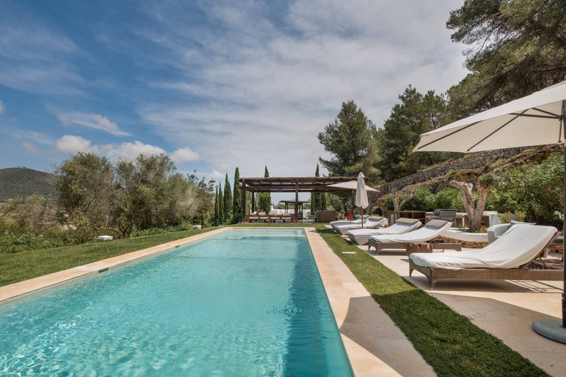 280 M² Villa ∙ 4 Bedrooms ∙ 8 Guests - Santa Eulària des Riu
