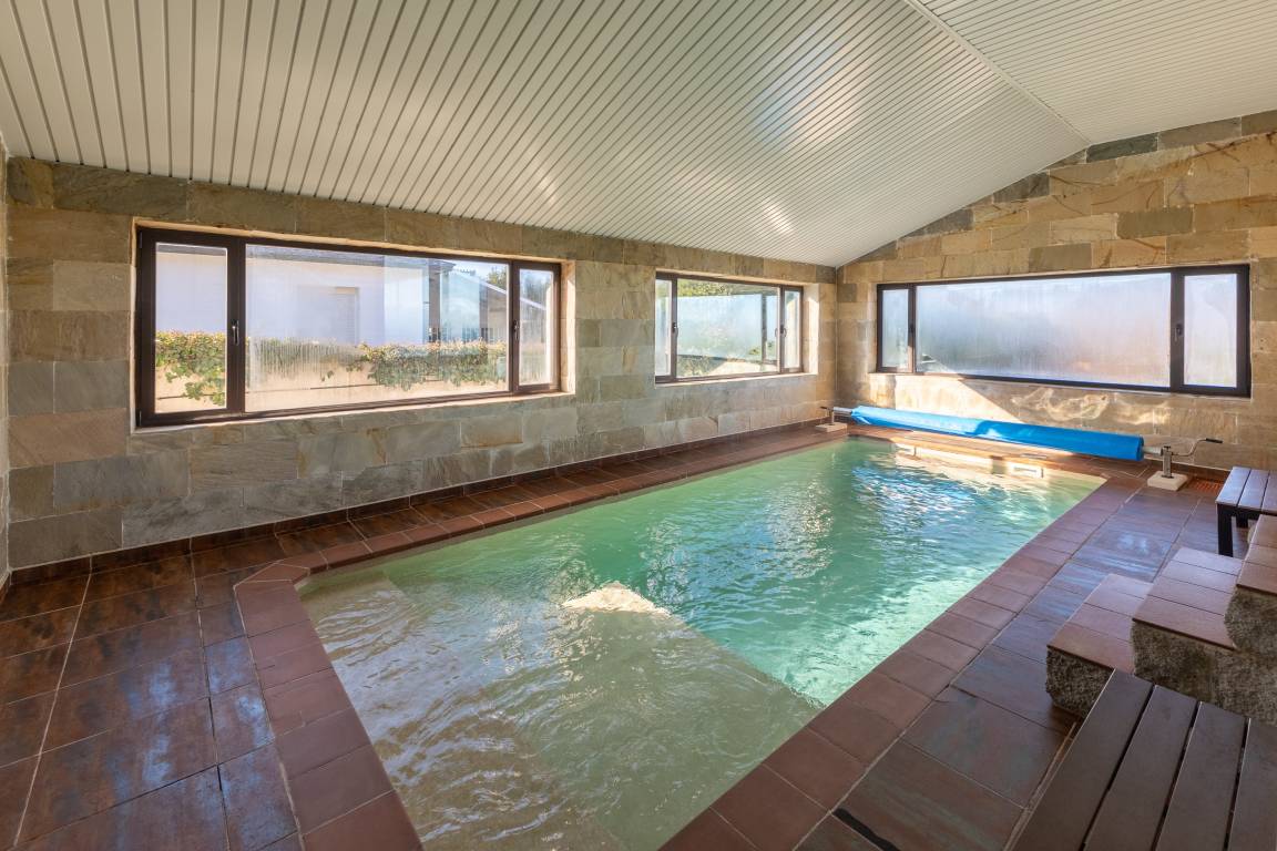 260 M² Casa ∙ 6 Habitaciones ∙ 17 Huéspedes - El Espinar