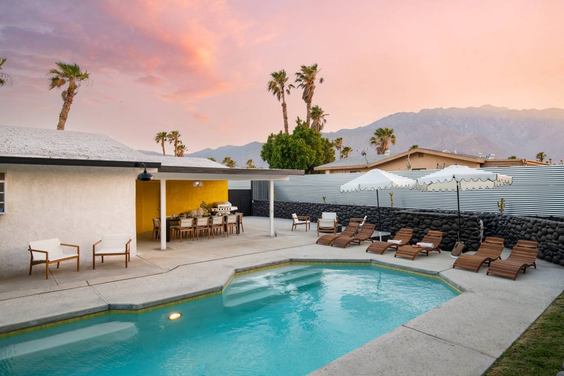 126 M² House ∙ 4 Bedrooms ∙ 8 Guests - Palm Springs, CA