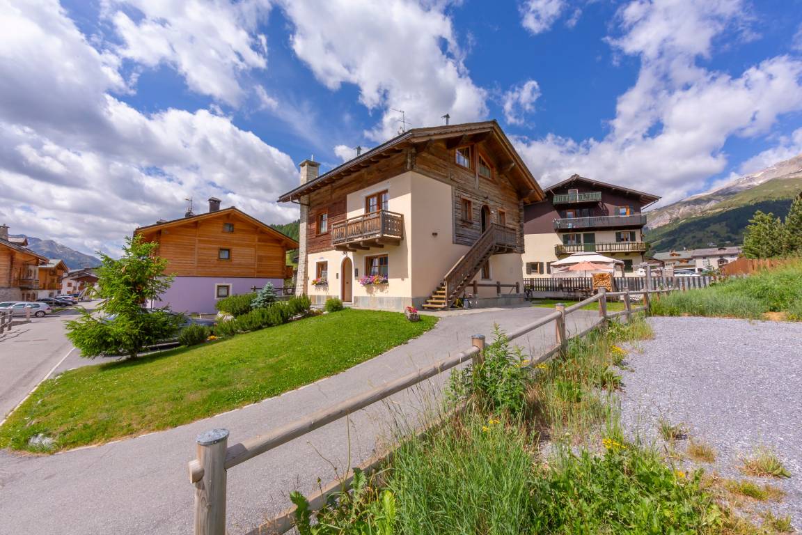 70 M² Appartement ∙ 2 Slaapkamers ∙ 6 Gasten - Livigno