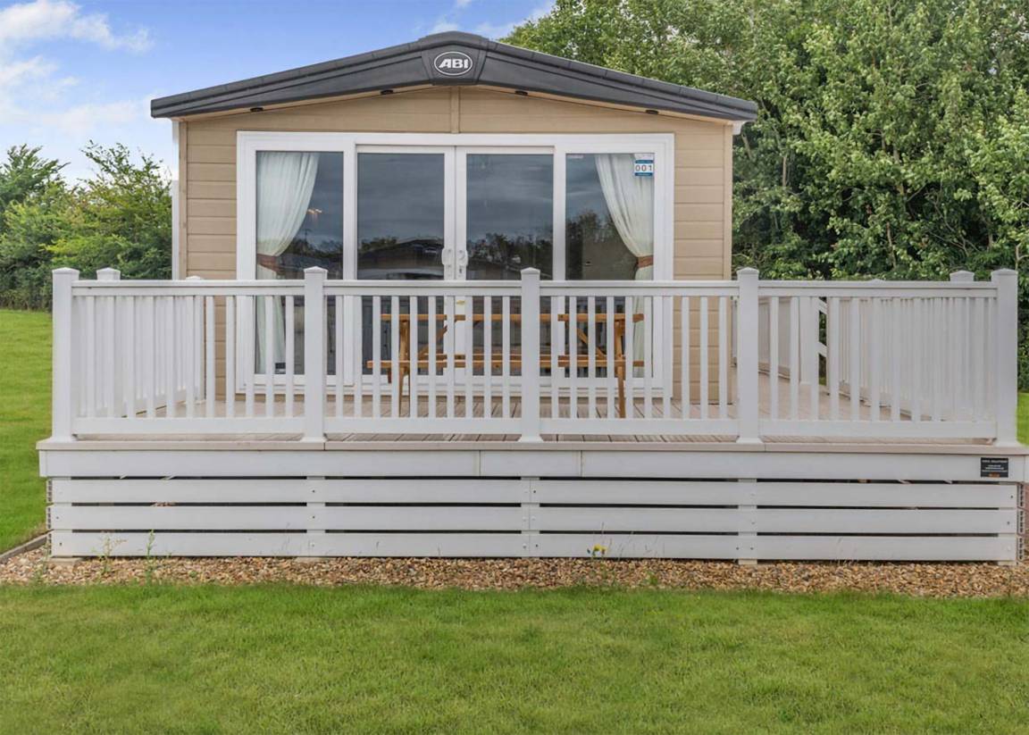 Caravan ∙ 2 Bedrooms ∙ 6 Guests - Tenby