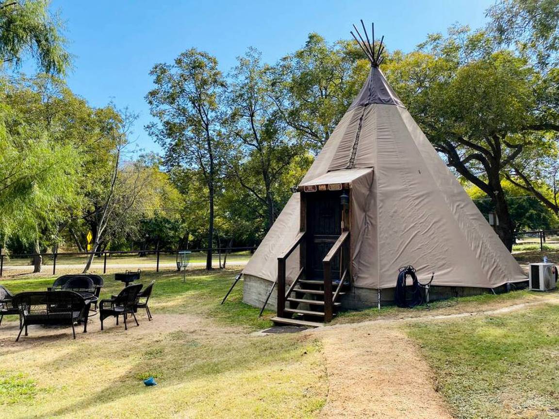 Camping ∙ 1 Chambre ∙ 6 Personnes - Seguin, TX