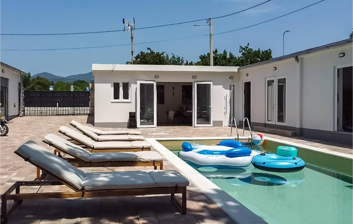 400 M² Huis ∙ 7 Slaapkamers ∙ 15 Gasten - Rijeka