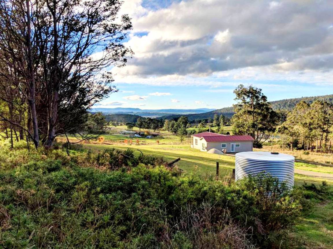 House ∙ 1 Bedroom ∙ 6 Guests - Deloraine