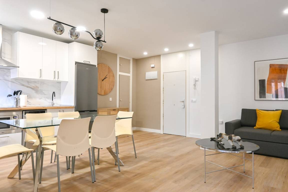 82 M² Apartamento ∙ 3 Habitaciones ∙ 8 Huéspedes - Boadilla del Monte