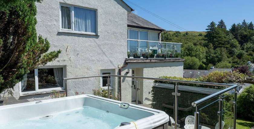 186 M² House ∙ 5 Bedrooms ∙ 10 Guests - Grange-over-Sands