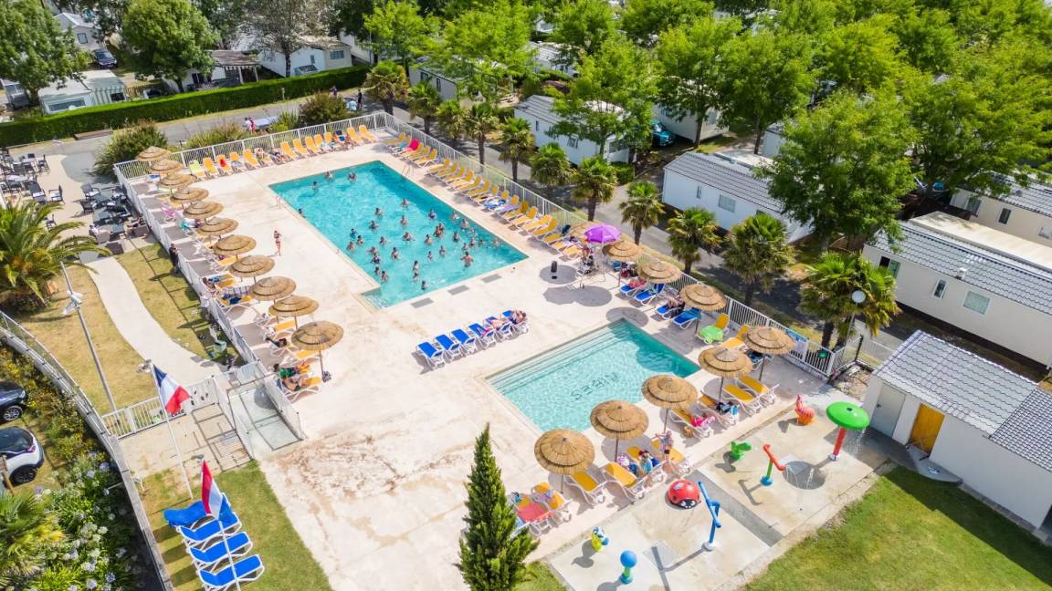 27 M² Mobil-home ∙ 2 Chambres ∙ 4 Personnes - Meschers-sur-Gironde