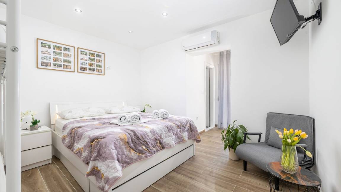 22 M² Hotel ∙ 1 Bedroom ∙ 4 Guests - Makarska