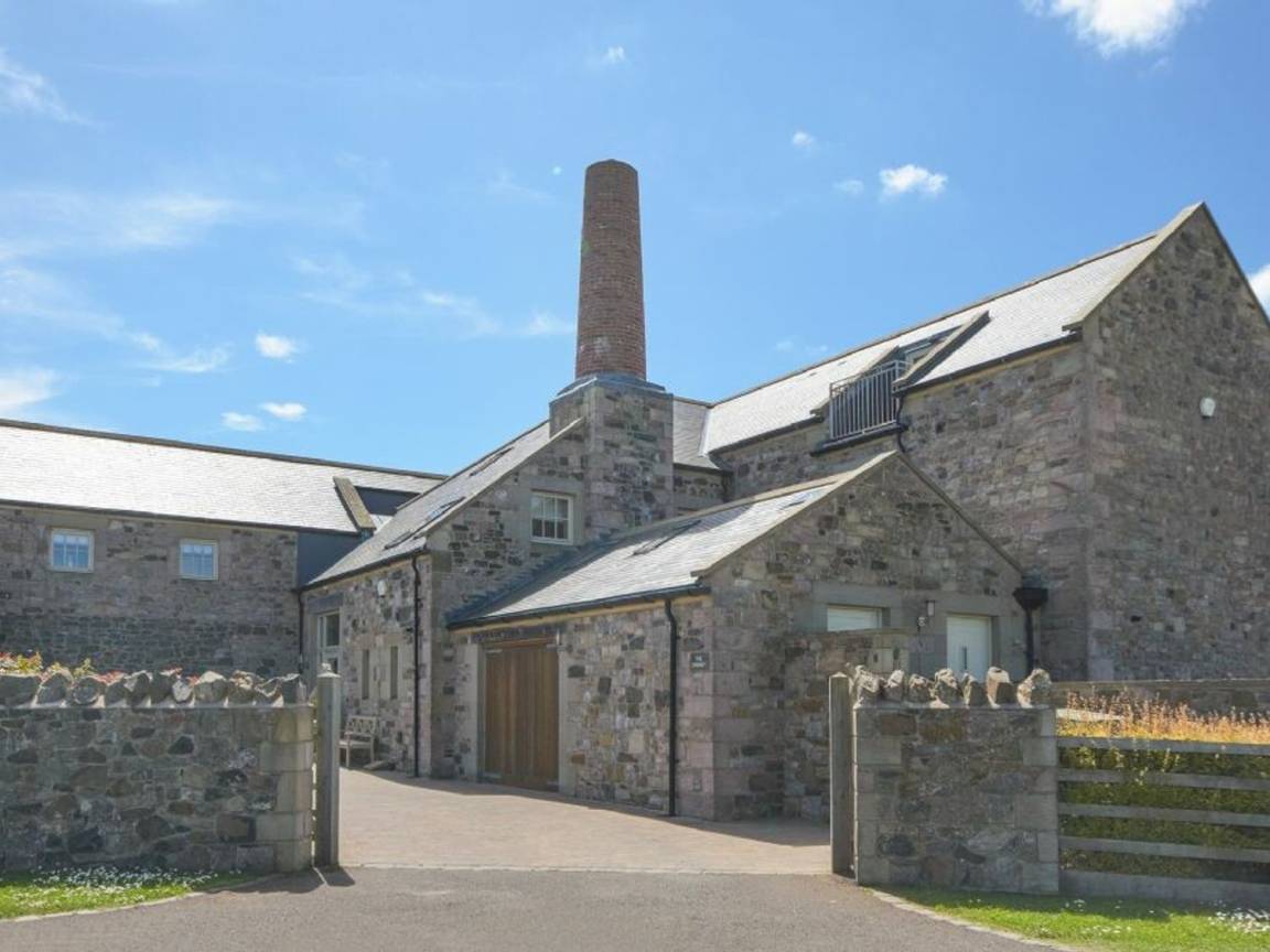 Cottage ∙ 4 Bedrooms ∙ 8 Guests - Bamburgh