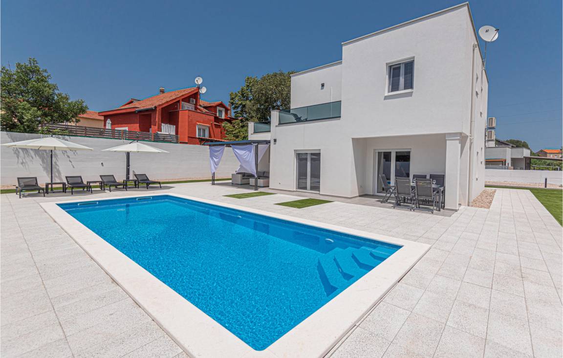 130 M² House ∙ 3 Bedrooms ∙ 7 Guests - Šibenik