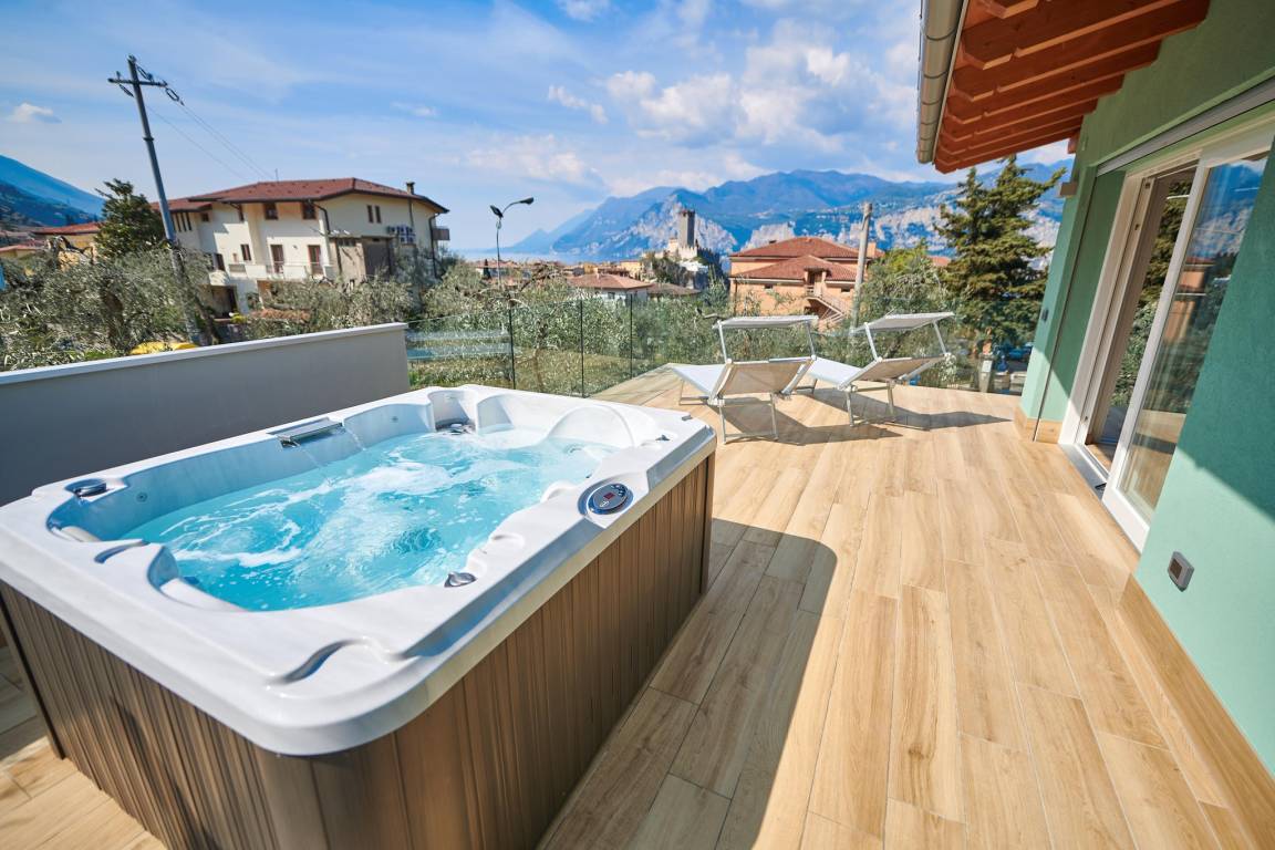 60 M² Villa ∙ 2 Bedrooms ∙ 4 Guests - Limone Sul Garda