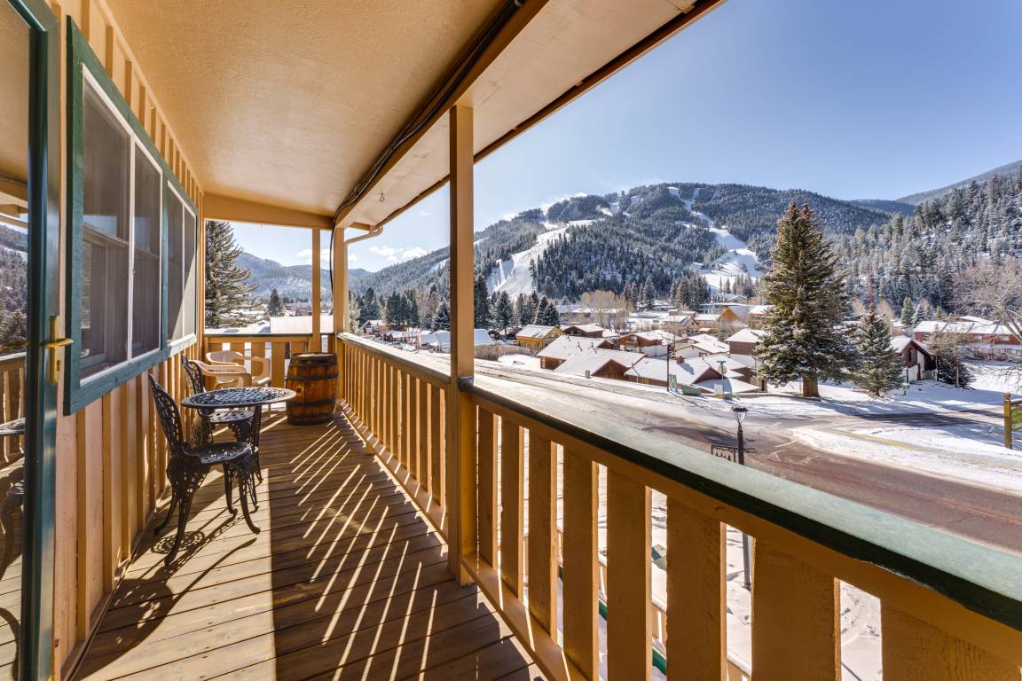 111 M² Apartment ∙ 2 Bedrooms ∙ 6 Guests - Red River, NM