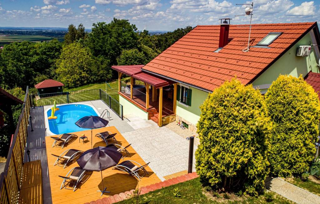100 M² Villa ∙ 2 Schlafzimmer ∙ 5 Gäste - Varaždin