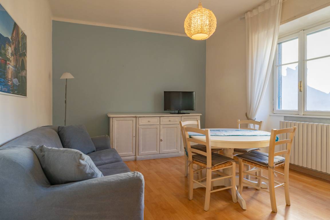 65 M² Ferienwohnung ∙ 2 Schlafzimmer ∙ 6 Gäste - Mandello del Lario