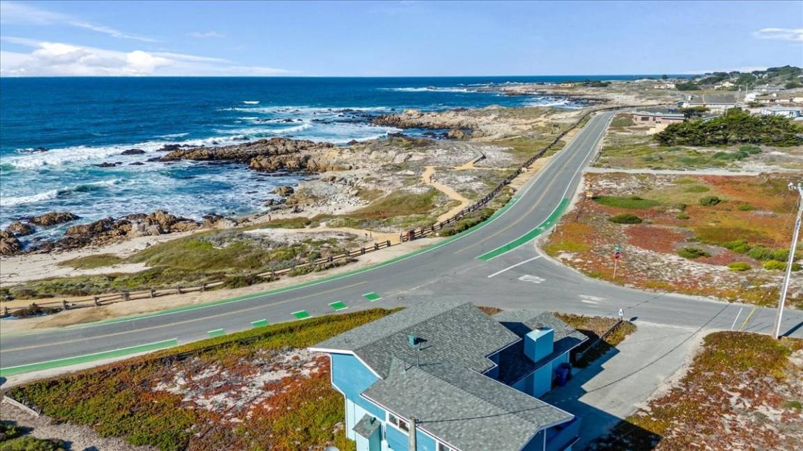 House ∙ 3 Bedrooms ∙ 8 Guests - Pacific Grove