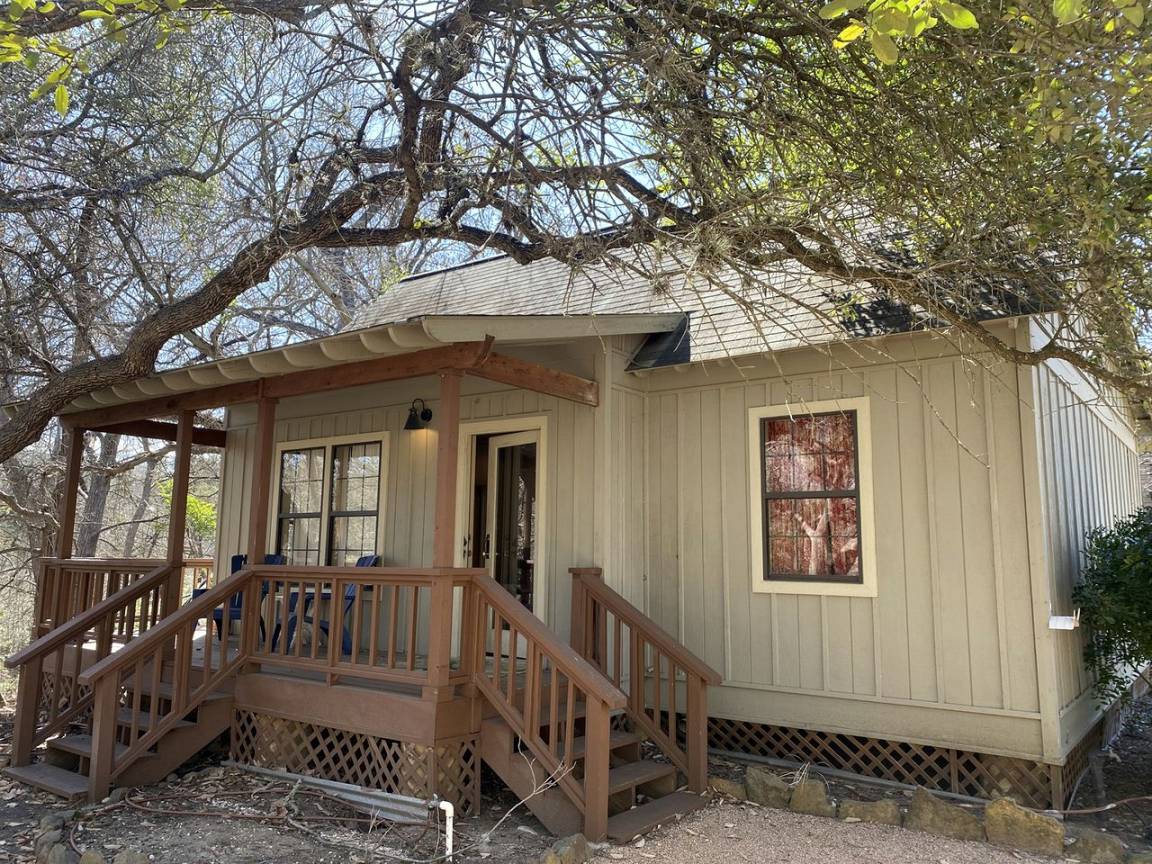 House ∙ 2 Bedrooms ∙ 4 Guests - Wimberley, TX