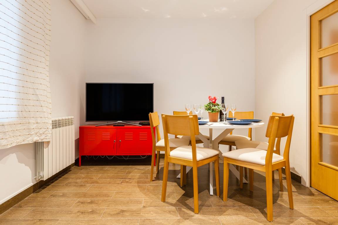 100 M² Apartamento ∙ 3 Quartos ∙ 6 Hóspedes - Canet de Mar