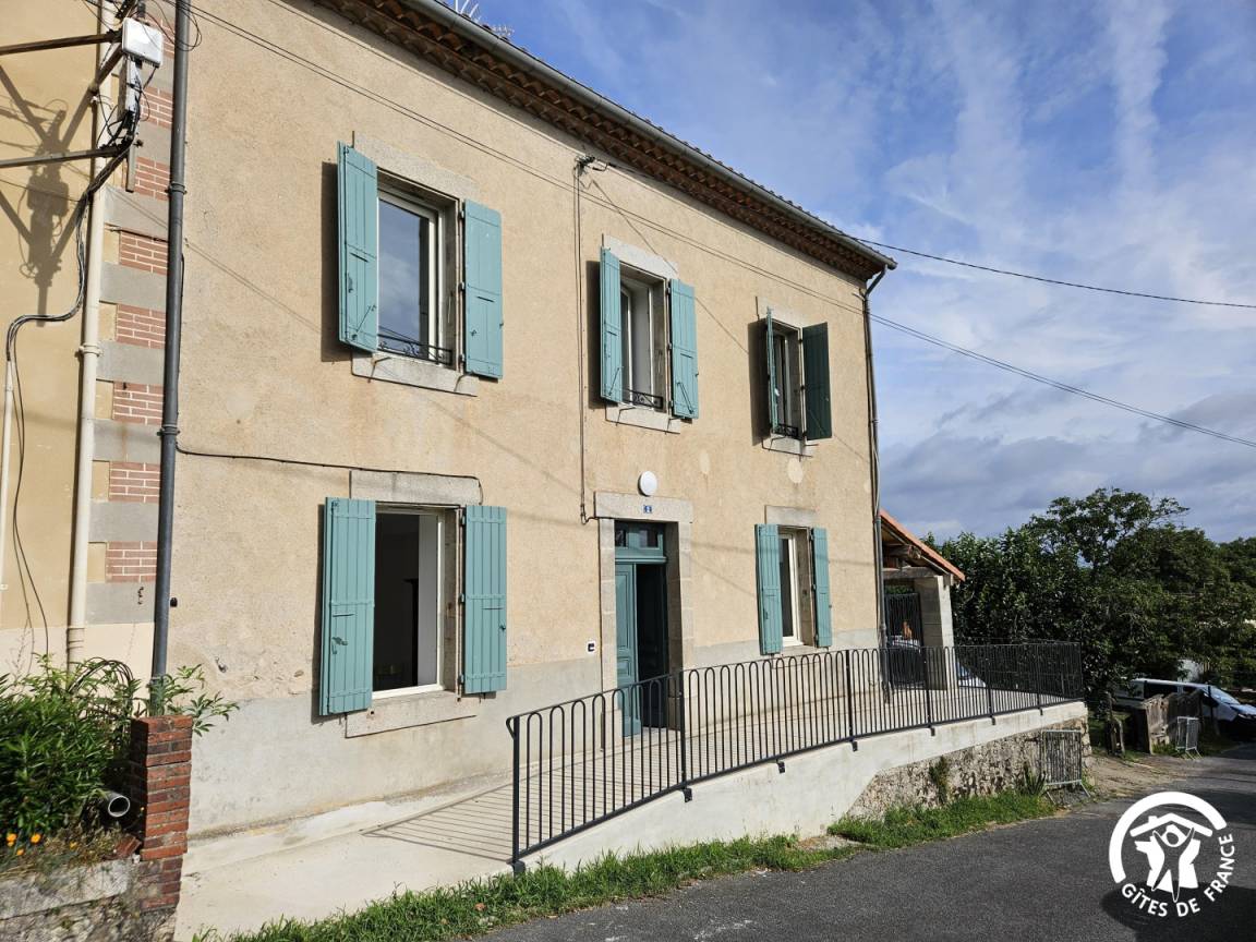 200 M² Gîte ∙ 5 Bedrooms ∙ 12 Guests - Castres