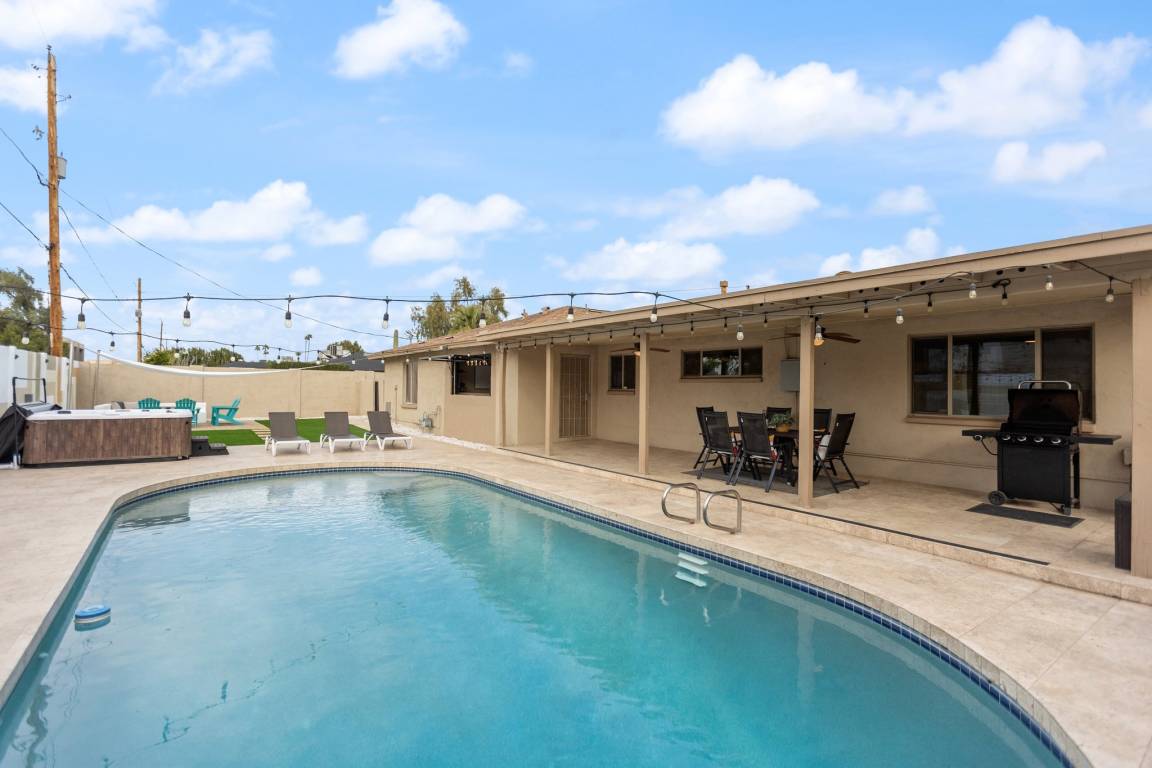 196 M² House ∙ 4 Bedrooms ∙ 14 Guests - Scottsdale, AZ