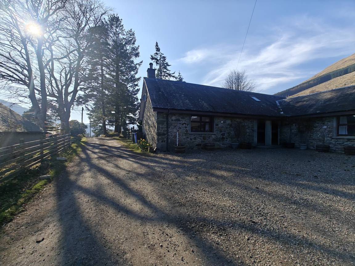 Cottage ∙ 3 Bedrooms ∙ 6 Guests - Stirling