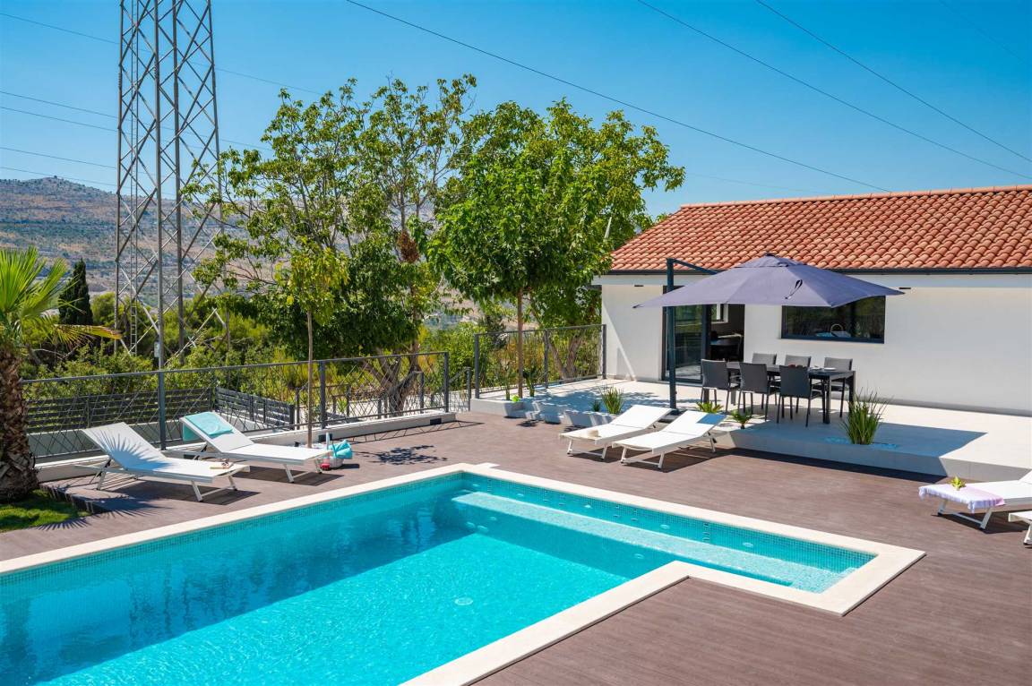 120 M² Villa ∙ 3 Schlafzimmer ∙ 8 Gäste - Omiš