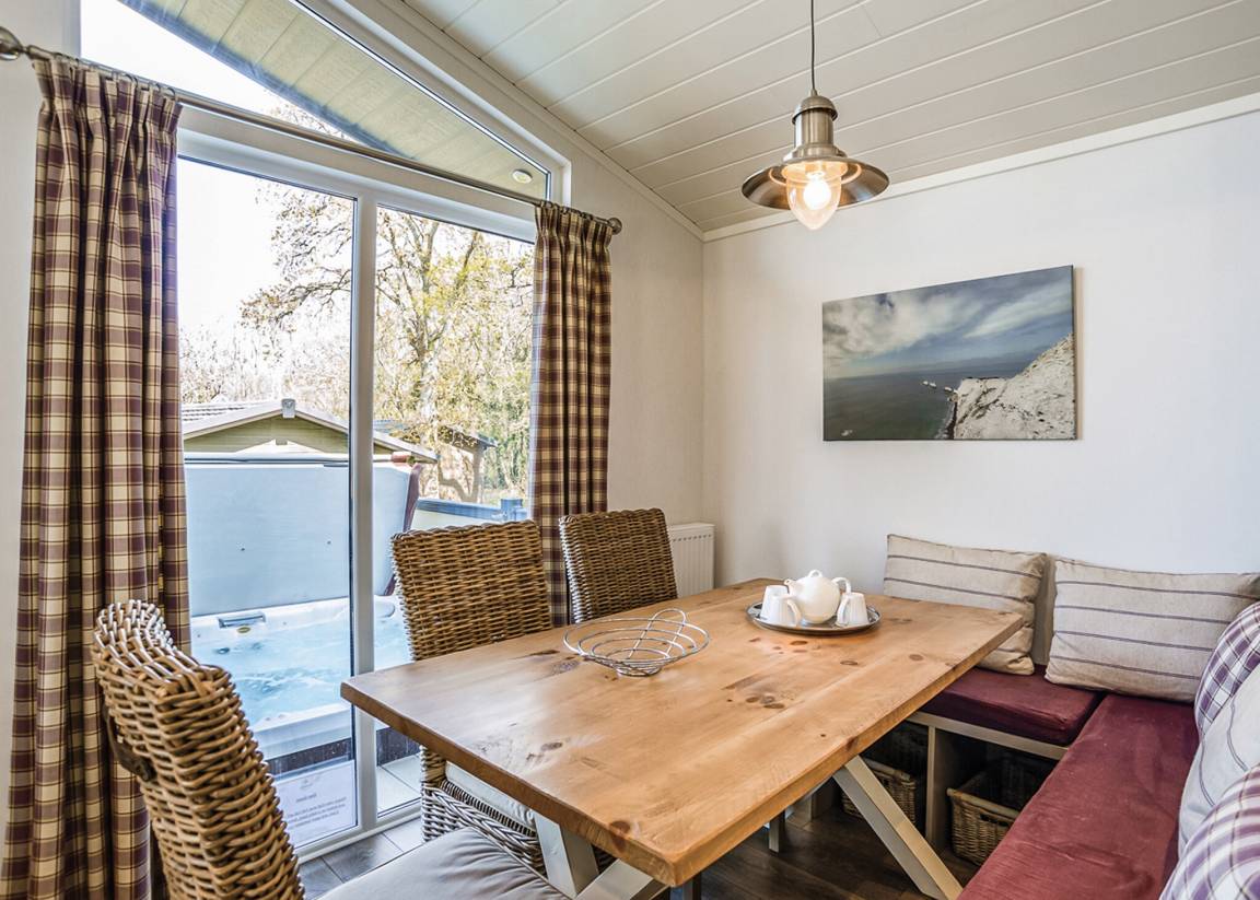 Chalet ∙ 4 Habitaciones ∙ 8 Huéspedes - Hampshire