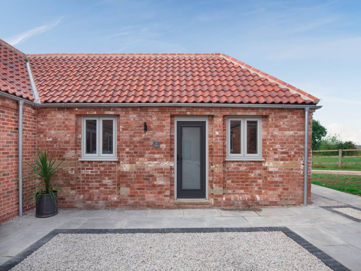 Cottage ∙ 2 Bedrooms ∙ 4 Guests - Southwell