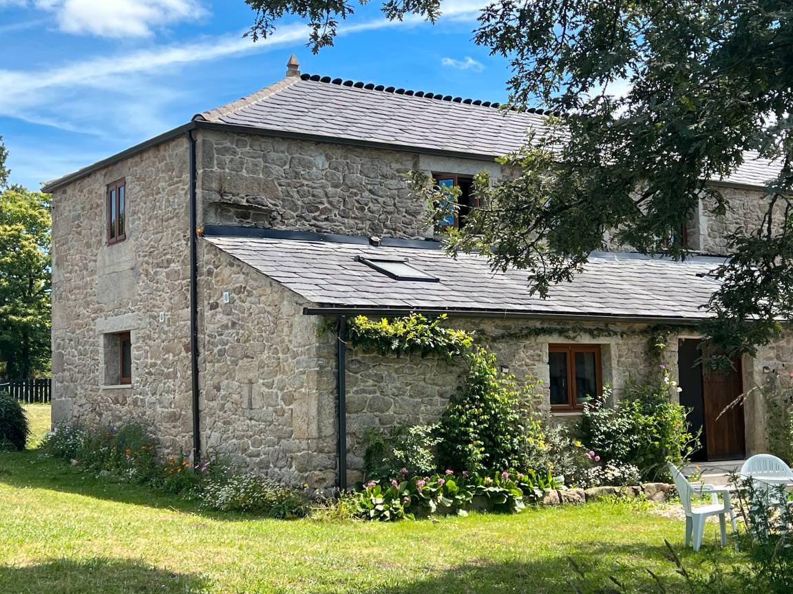 400 M² Casa Rural ∙ 5 Habitaciones ∙ 9 Huéspedes - Galice